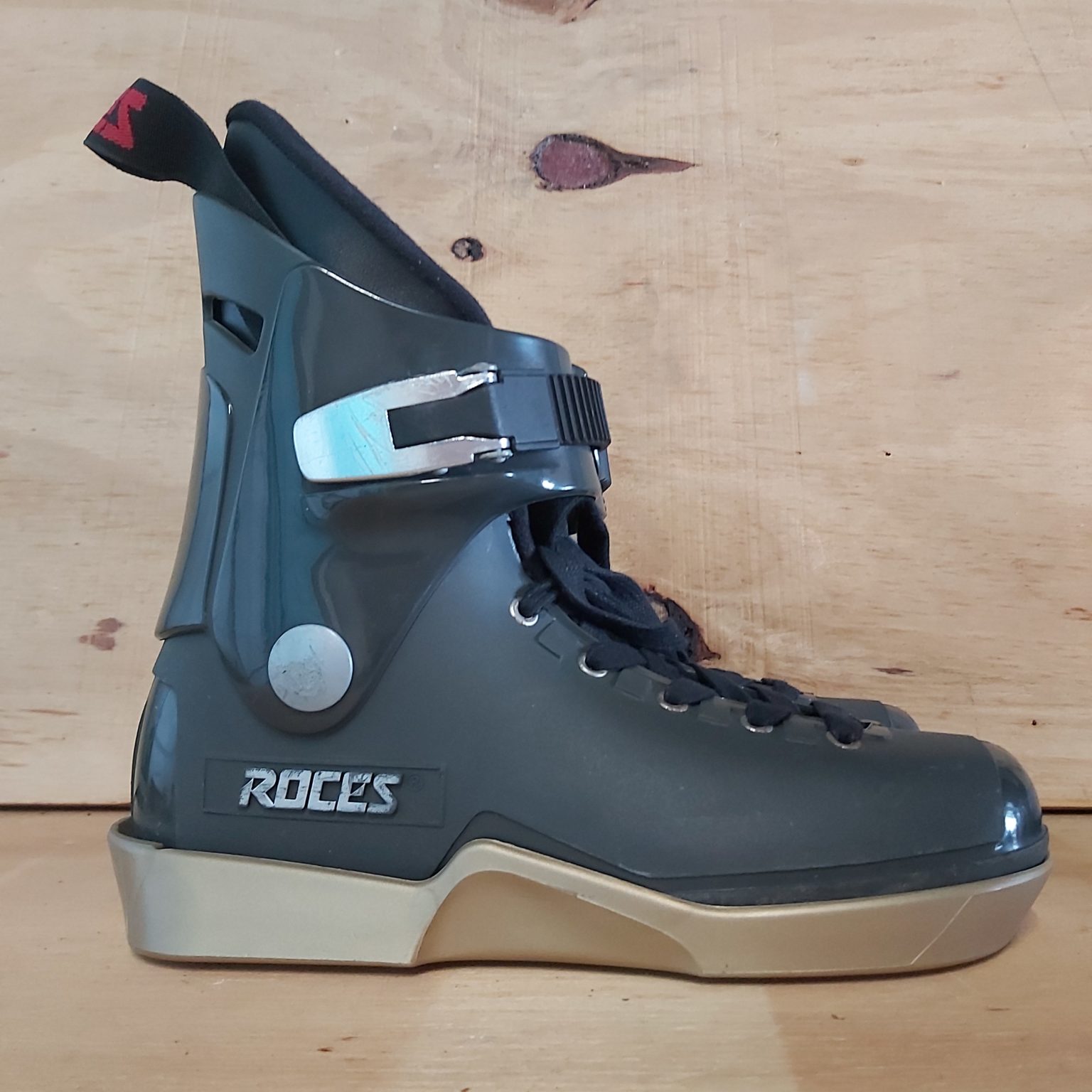 Roces Majestic 12 low cuff black&white boot-only - No Pro skateshop