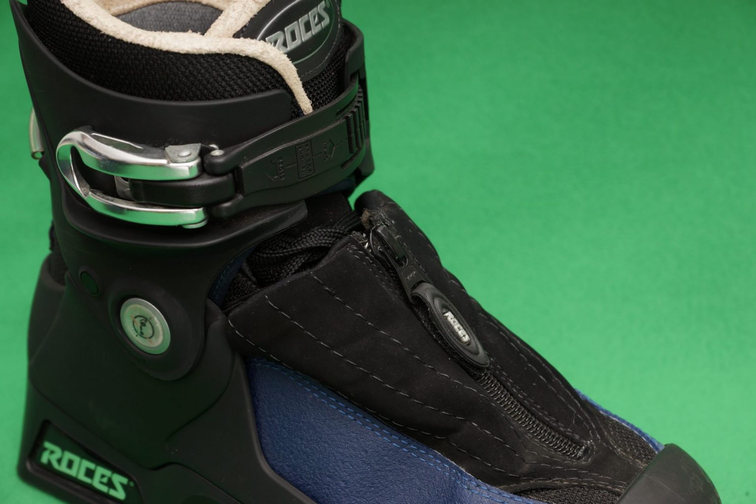 Roces Graal zipper black&blue - No Pro inlineskate winkel in Fryslan